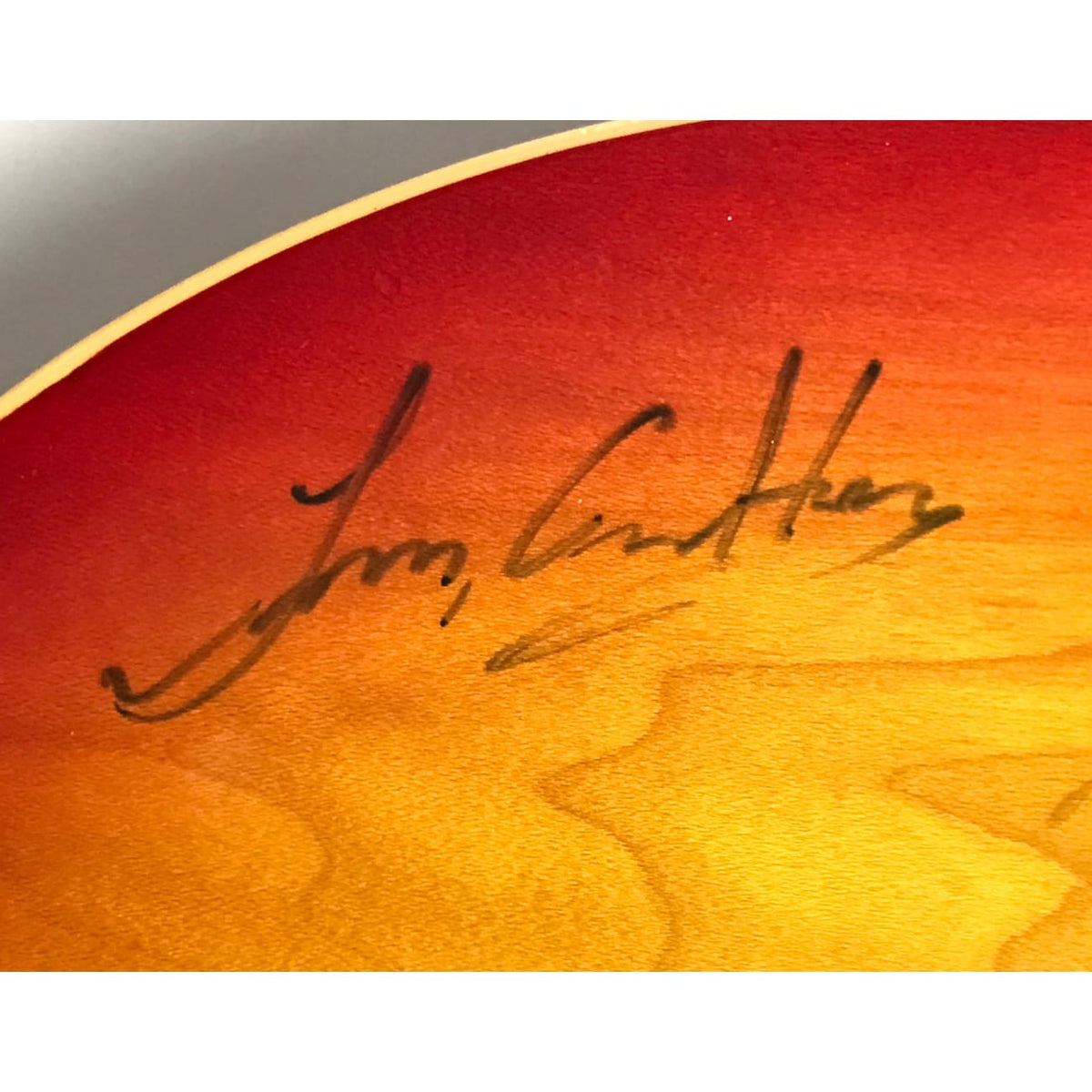 musicgoldmine.com Gibson Les Paul guitar signed by Les Paul Larry ...