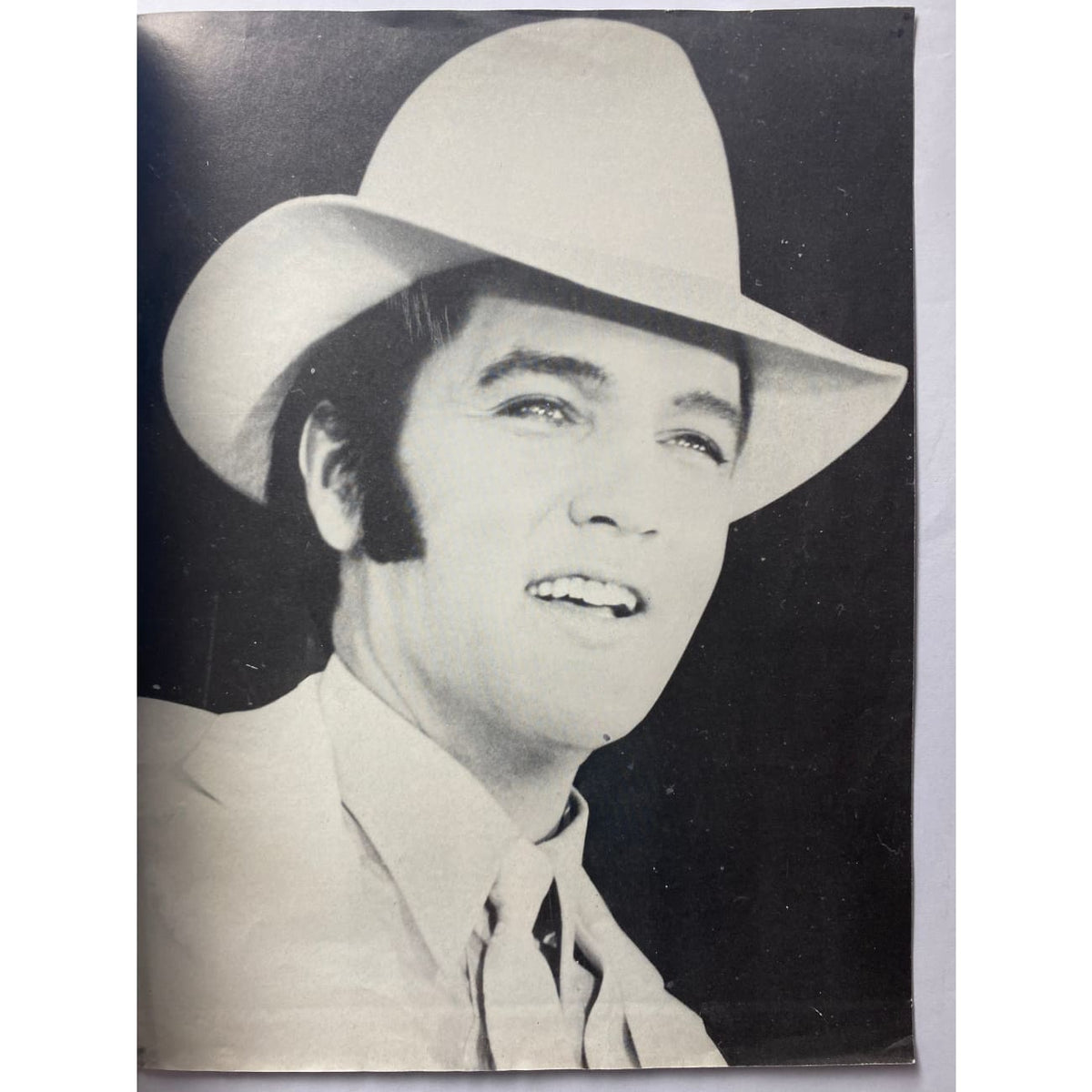Musicgoldmine Elvis King Elvis 8 Fold Out Pinups Memorial Issue musicgoldmine-elvis-king-elvis-8-fold-out-pinups-memorial-issue