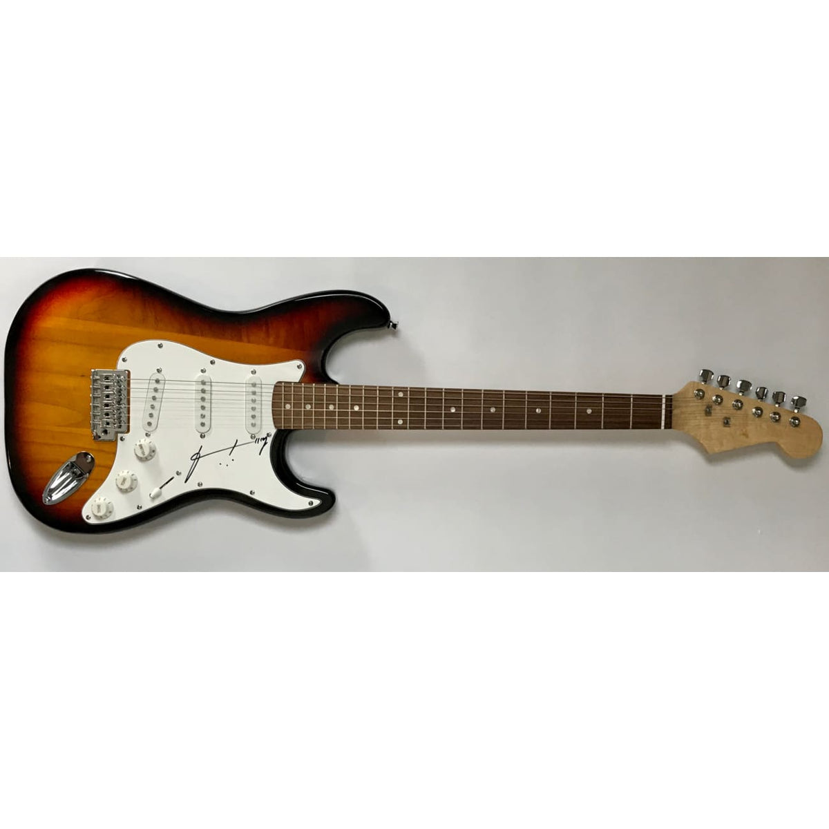 musicgoldmine.com - Patti Smith Signed Guitar w/Epperson & PSA LOAs ...